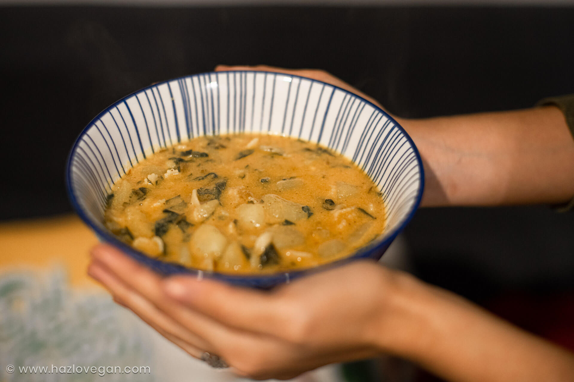 Receta Ecuatoriana: Locro de papas vegano con acelga | Hazlo Vegan